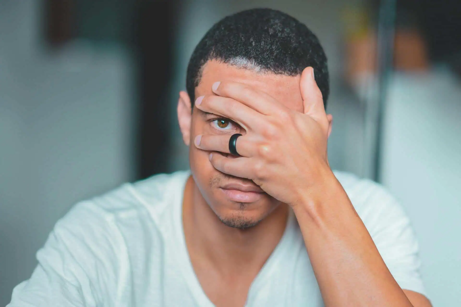 If Someone Is Being Deceptive, They’ll Usually Display These 10 Behaviors