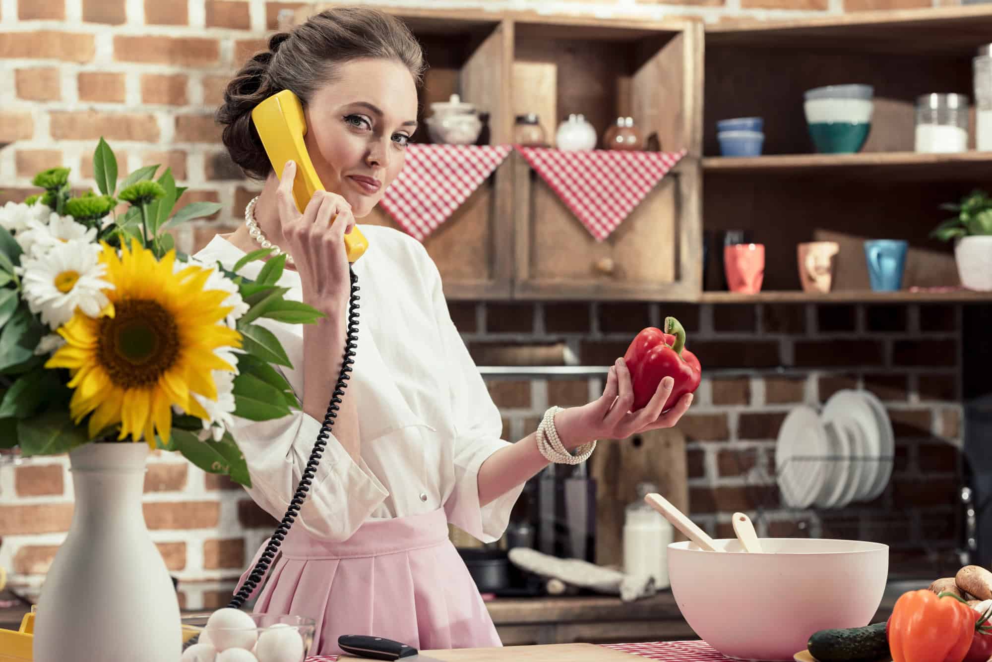 10 Items Every Household Had in 1975 That No One Buys Anymore