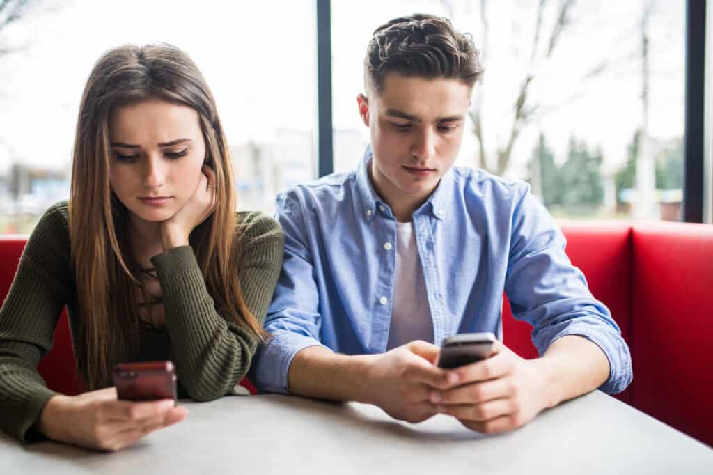 11 Bad Manners That Are Socially Acceptable For Most People